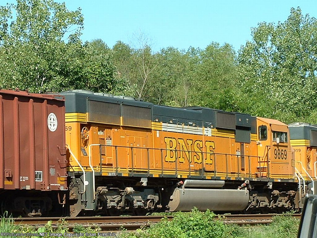 BNSF 9869